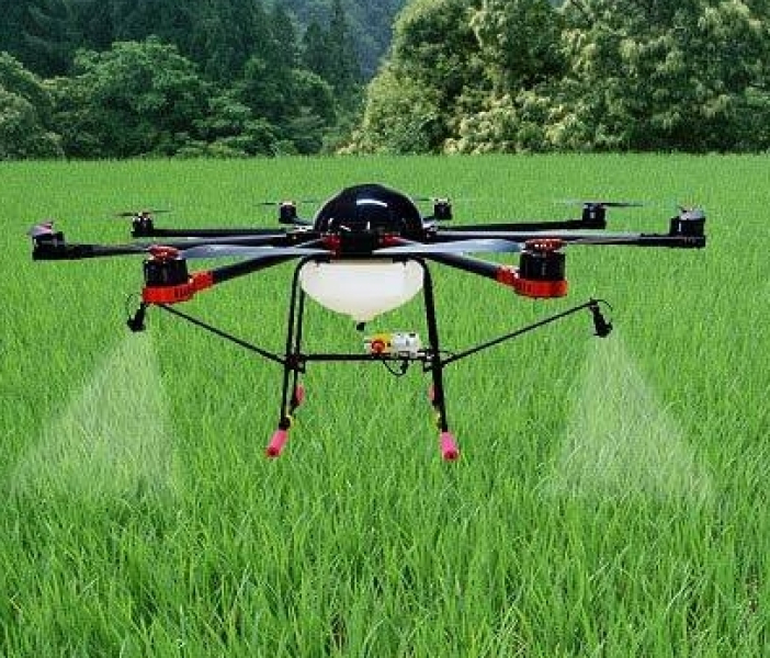 Drone sprayer yaitu pesawat nirawa penyemprot pestisida pada tanaman